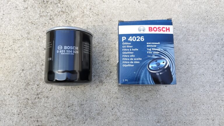 廃油ボックス オイル ：ガルフ ブレイズ 15W-50 ドレンプラグガスケット ：PIAA DP21 オイルフィルター ：ボッシュ P4026